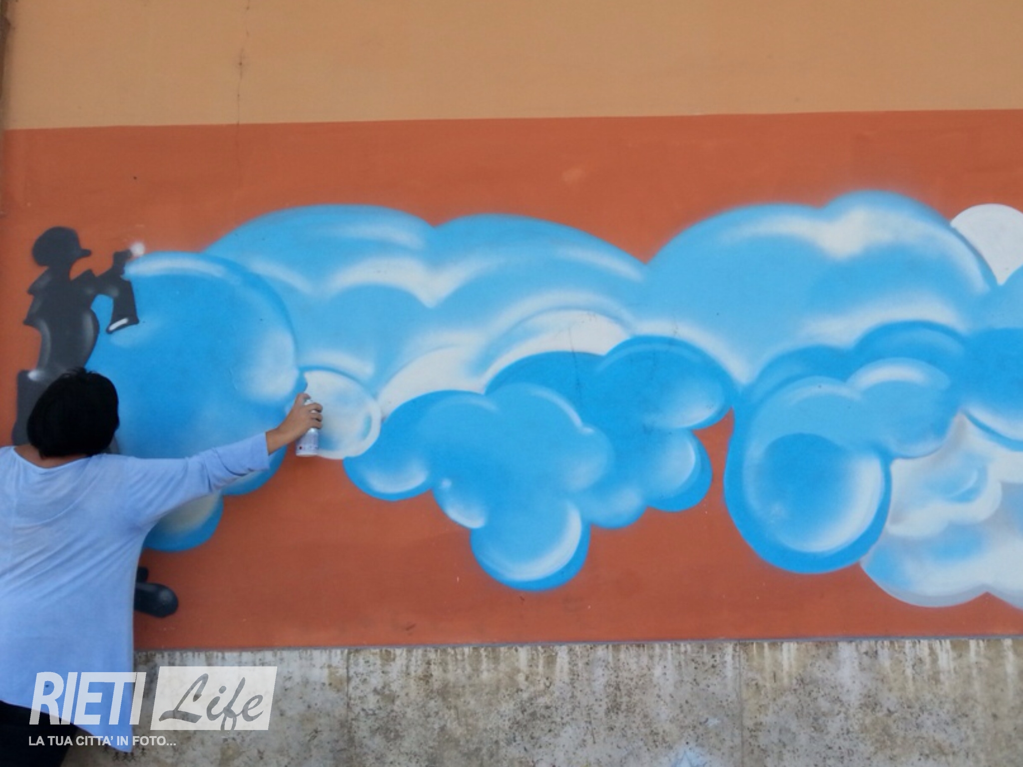 STREET ART ALLA STAZIONE DI RIETI, I GRAFFITI ISPIRATI DA UNA CANZONE ...