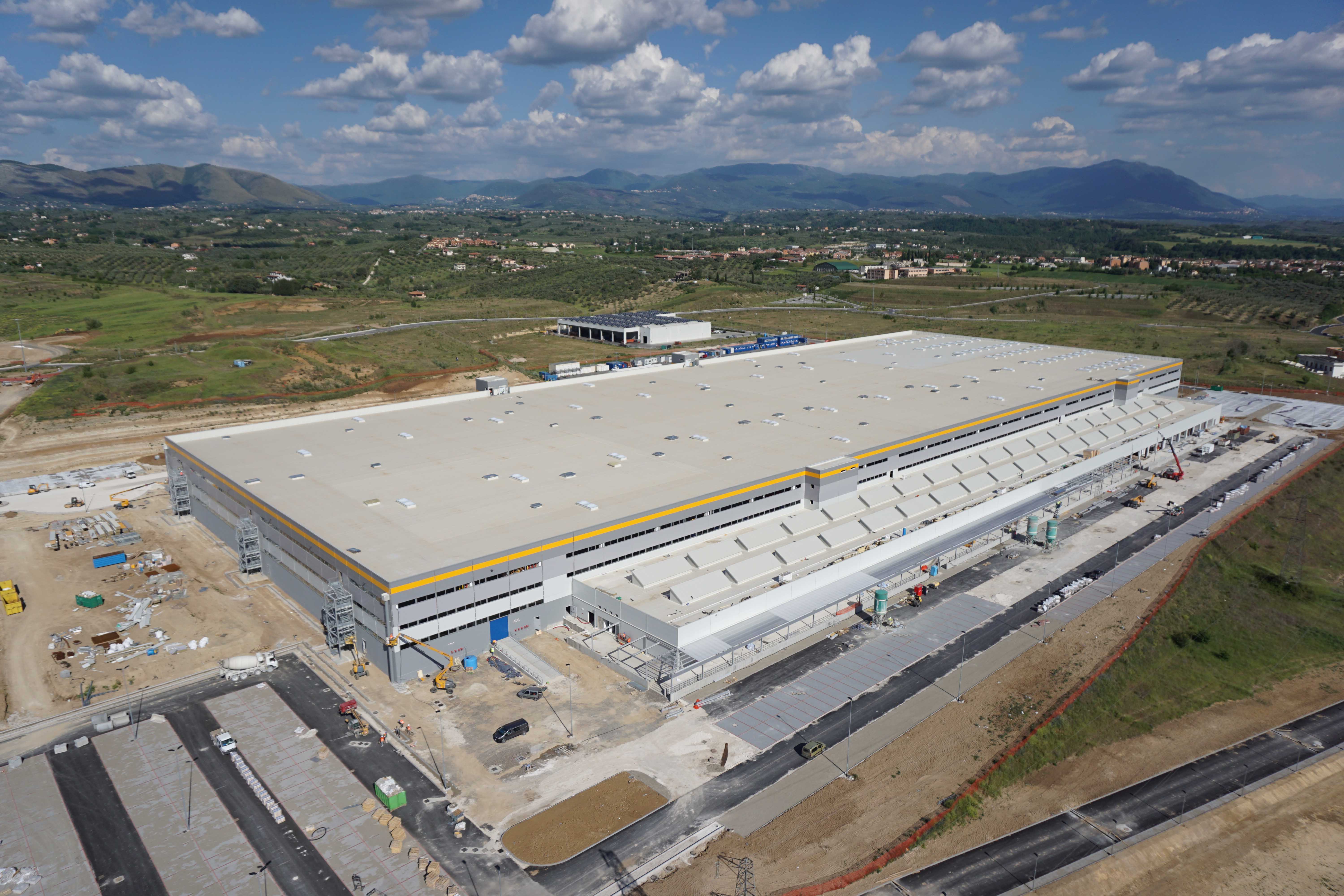 Amazon, quasi finito lo stabilimento / Iniziata la selezione dei ...