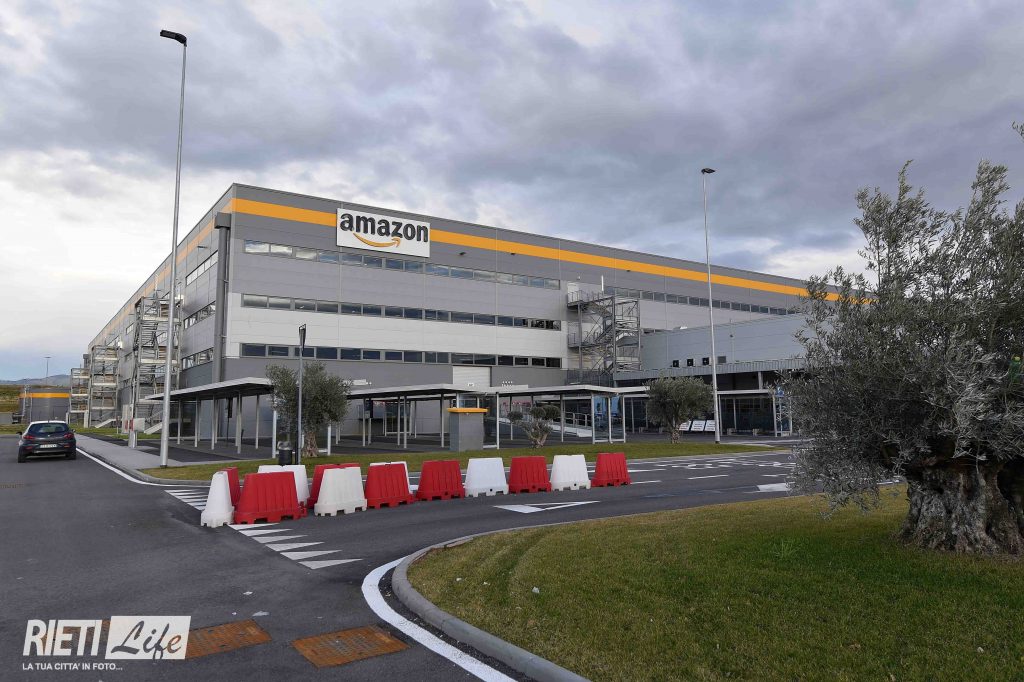 Tutto pronto per l'hub vaccinale dentro Amazon. Sarà tra i più grandi ...