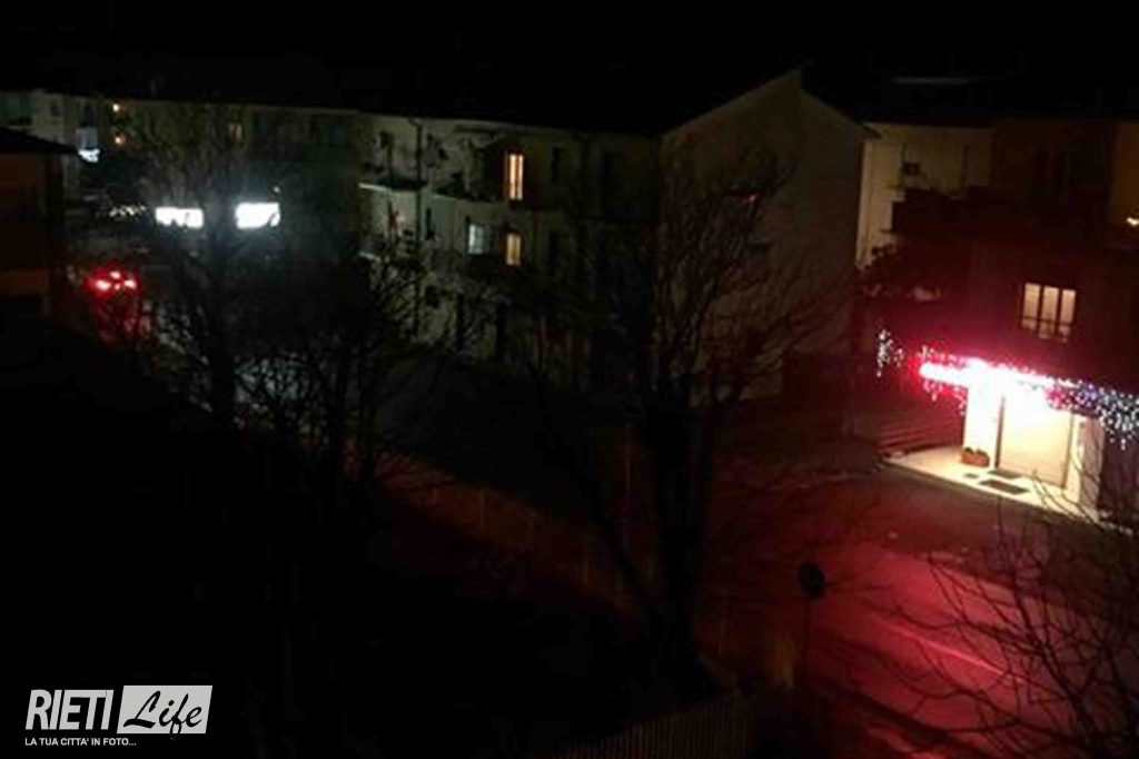 "In via Di Fazio illuminati solo dalle luci di Natale..." - Rieti Life