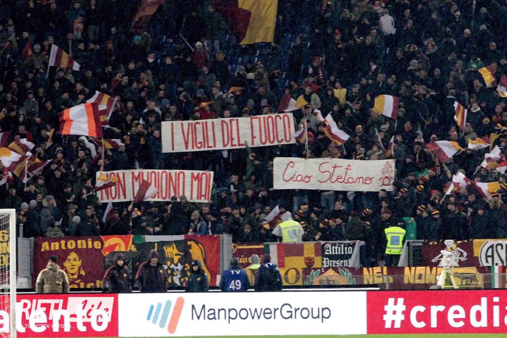 LA FOTO - L'omaggio degli ultras romanisti a Stefano Colasanti: "I ...