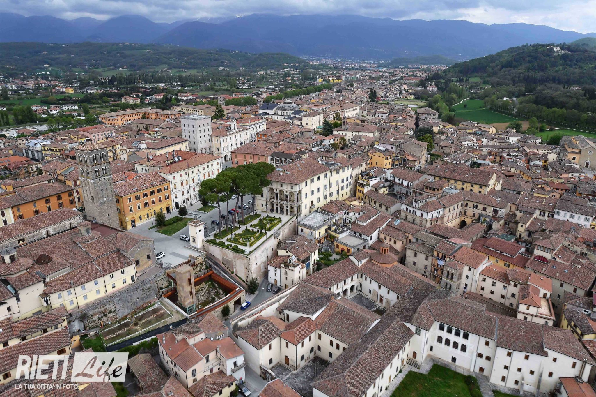 “Nature”, la bellezza della Provincia in una foto: Rieti dall'alto ...