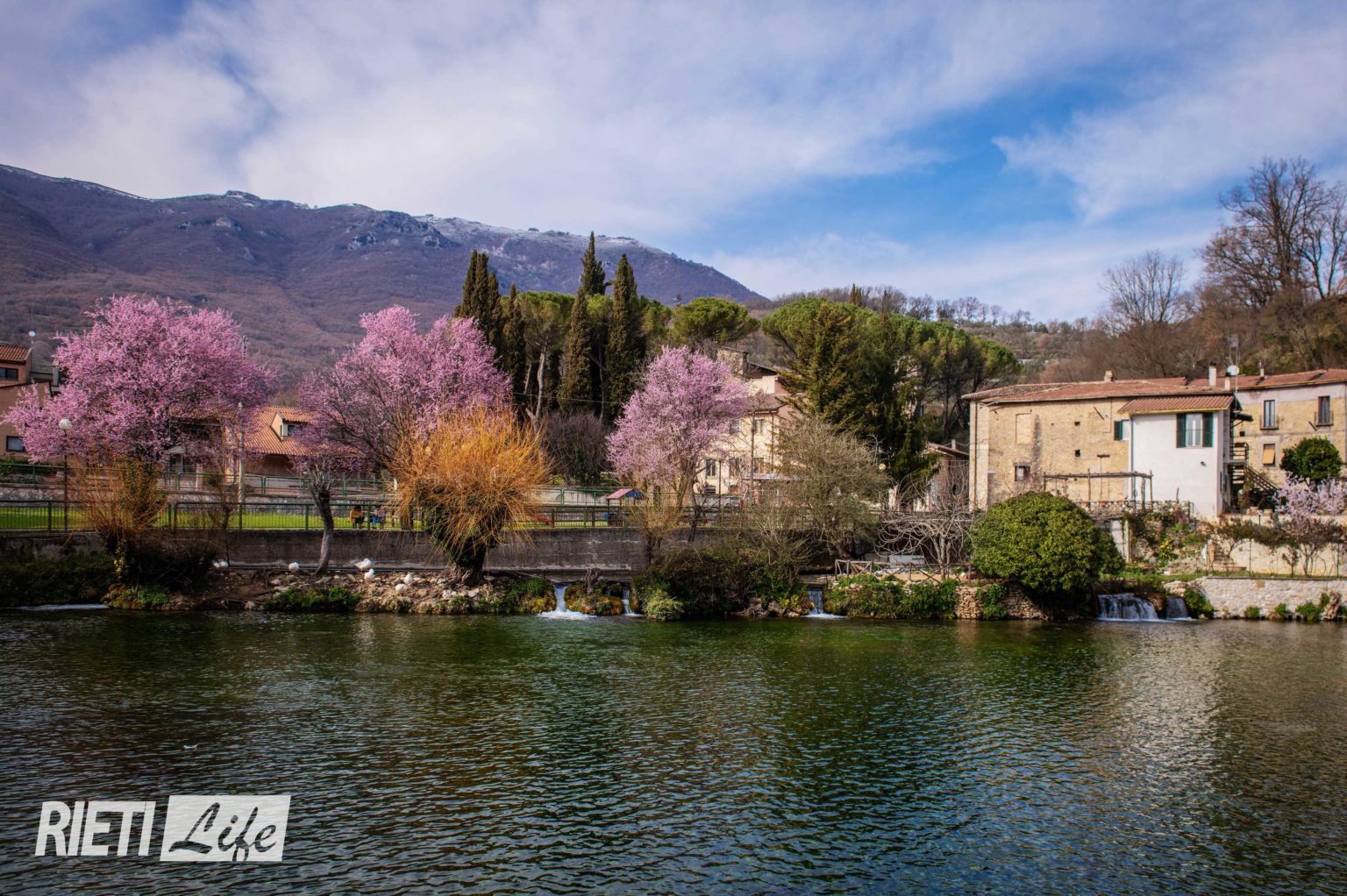 “Nature”, la bellezza della Provincia in una foto: il Lago di Canetra ...