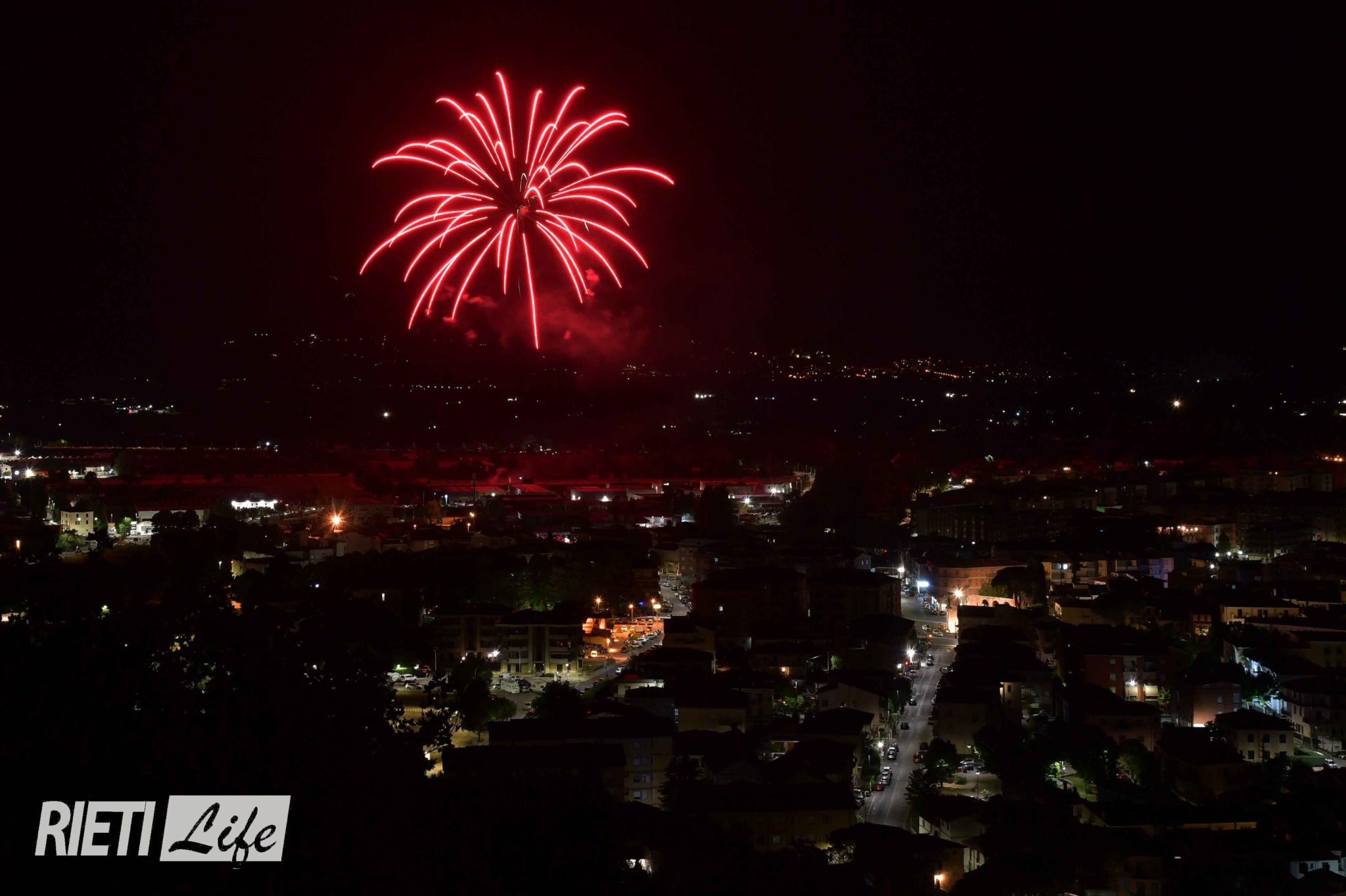 Sant'Antonio, alle 23.45 i fuochi d'artificio: segui la diretta di ...