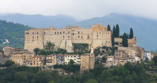 Il castello di Rocca Sinibalda apre le porte per la notte di San ...
