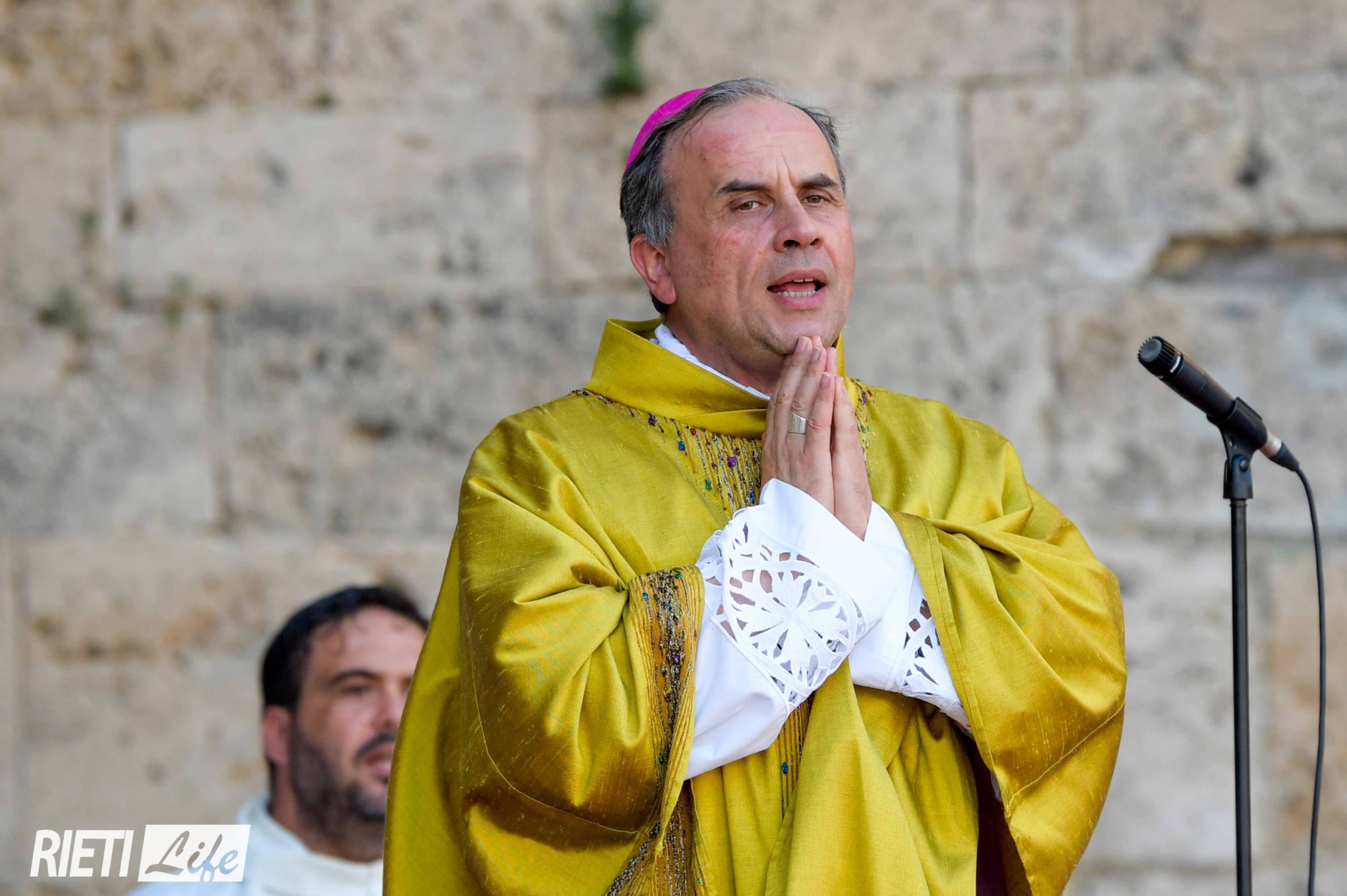 L’ottocentenario francescano lega il vescovo Domenico Pompili alla ...