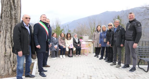 Turania si tinge di rosa: una panchina per la prevenzione oncologica ...